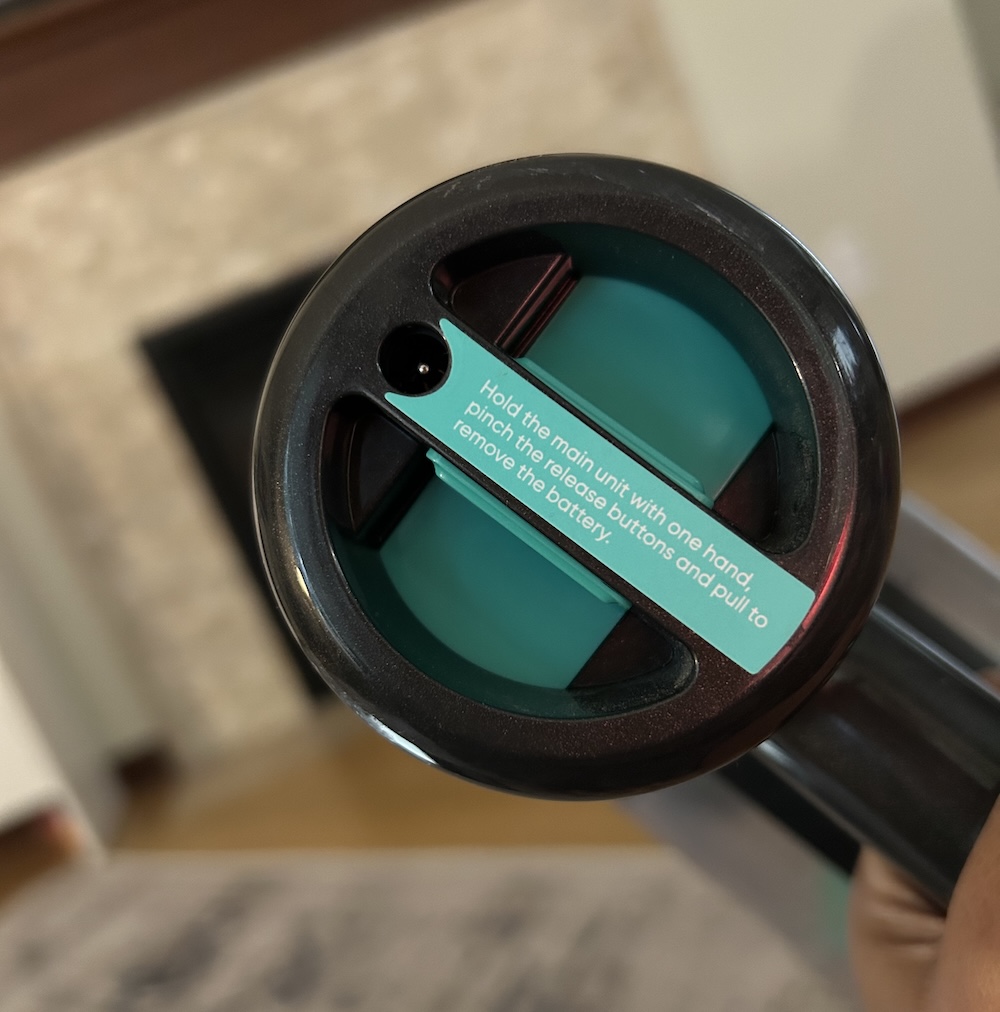 How do I charge my Wyze Cordless Vacuum? – Wyze